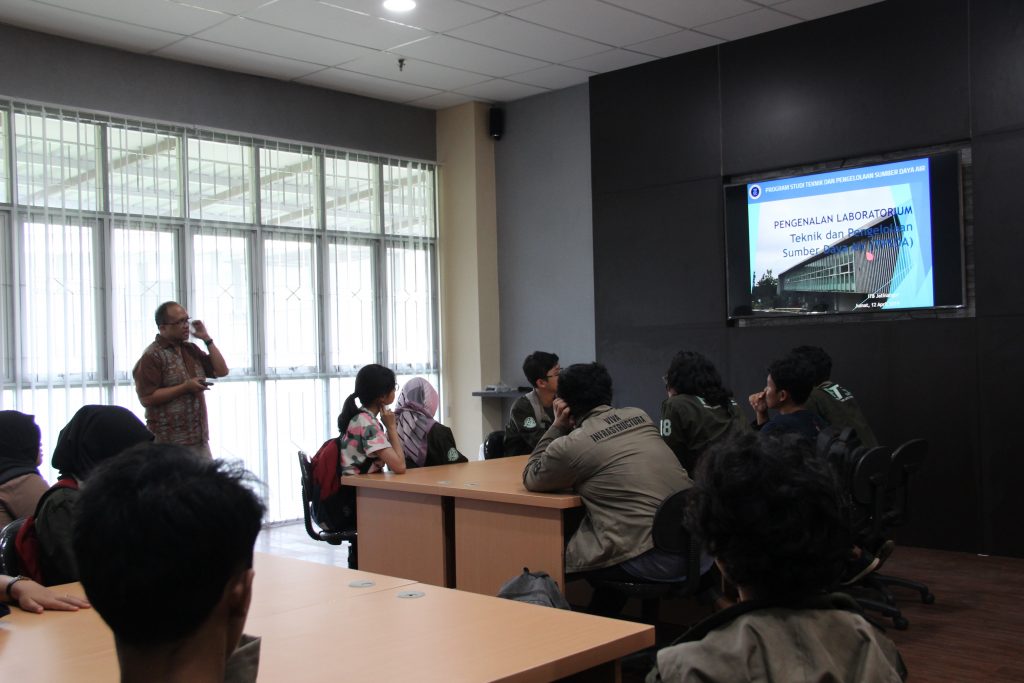 Memperkenalkan FTSL pada Mahasiswa TPB dengan Kegiatan Tour ...